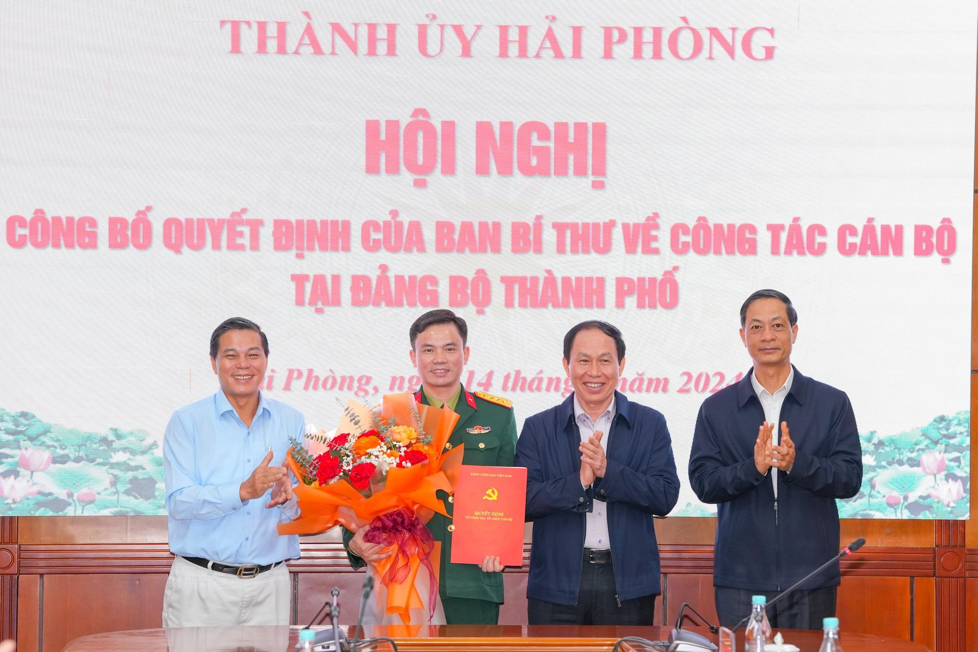 พันเอก Tran Xuan Thang เข้าร่วมคณะกรรมการประจำของคณะกรรมการพรรคเมือง Hai Phong - Vietnam.vn