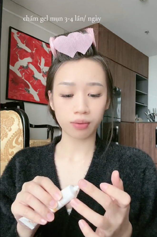 Die Generation Z schwärmt von dem Anti-Akne-Gel-Produkt, das in Vietnam 8 Millionen Tuben ...