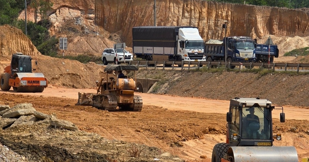 ダナン市、2.100兆XNUMX億以上の高速道路プロジェクトの用地認可が遅れている理由を挙げた - Vietnam.vn