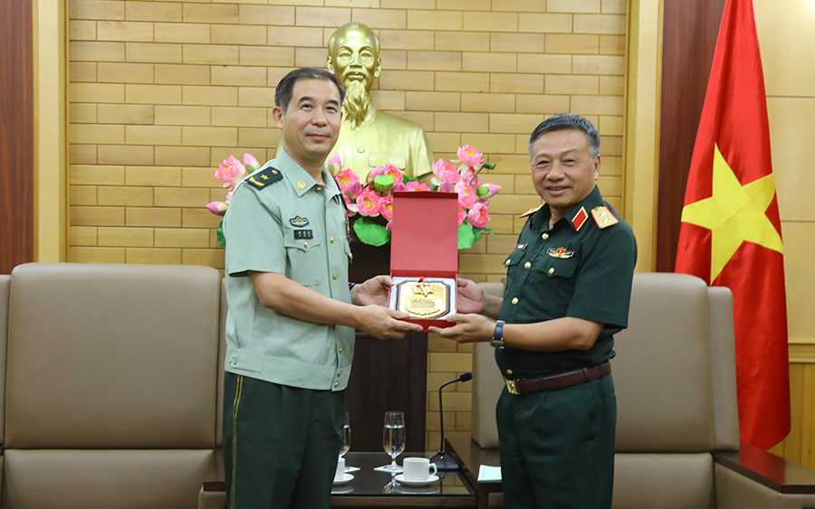 Trung tướng Lê Quang Minh tiếp Đoàn cán bộ Cảnh sát biển Trung Quốc - Vietnam.vn