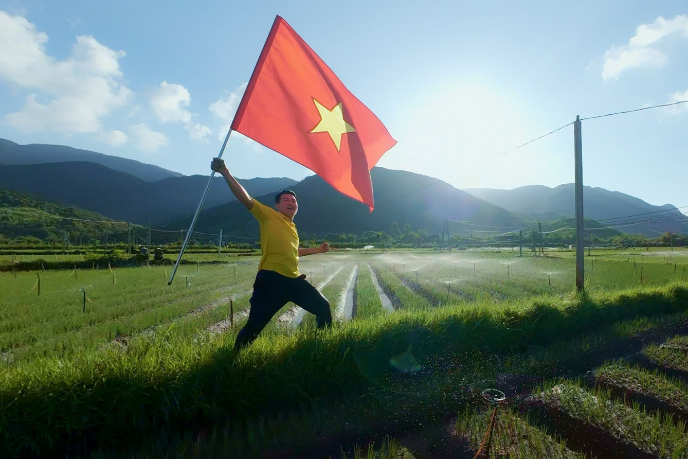 Á hậu Kiều Diệu Hương khoe giọng hát ngọt ngào - Vietnam.vn