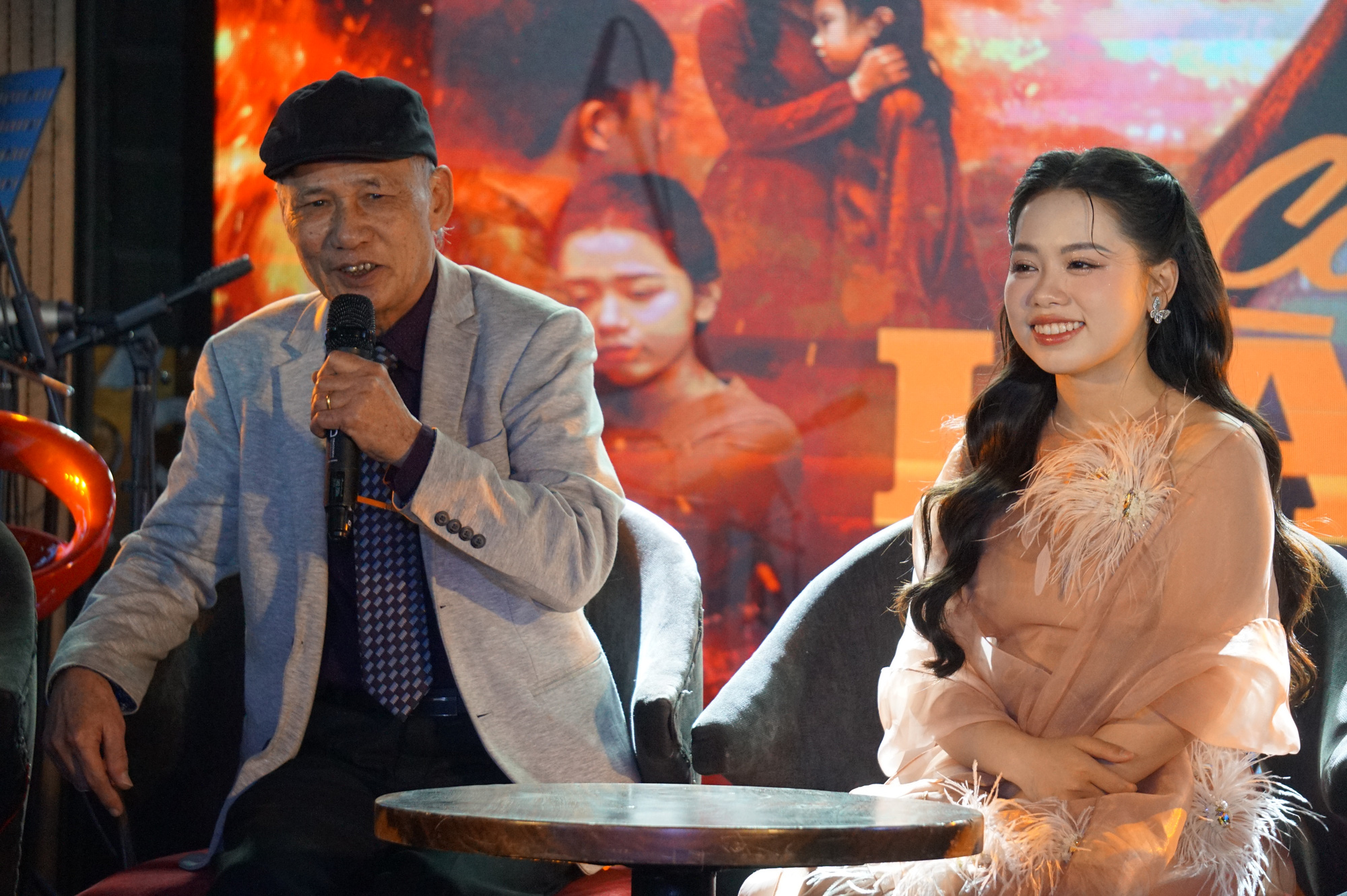 The Voice of Hanoi Champion Bui Huyen Trang succeeds thanks to 'being very obedient to her ...